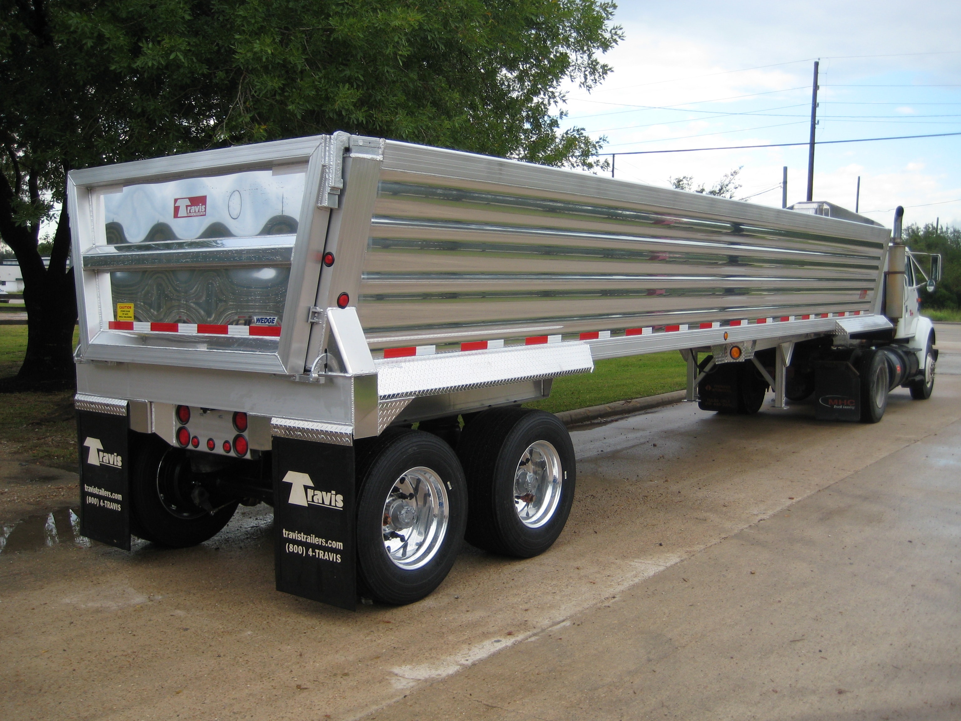 End Dump Wedge | Travis Trailers | Aluminum Trailers