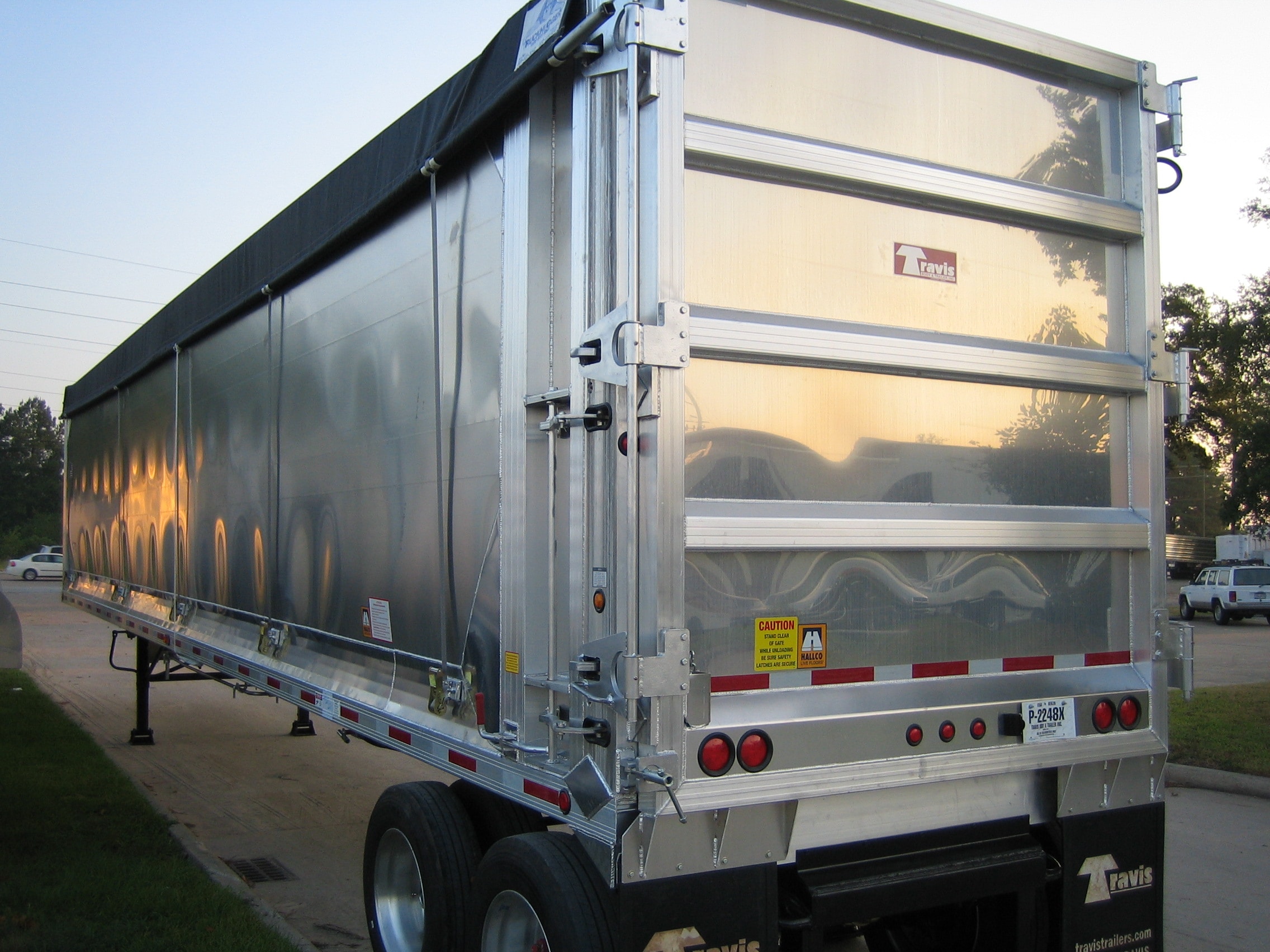 Transfer Trailer Aero-lite® | Travis Trailers | Aluminum Trailers