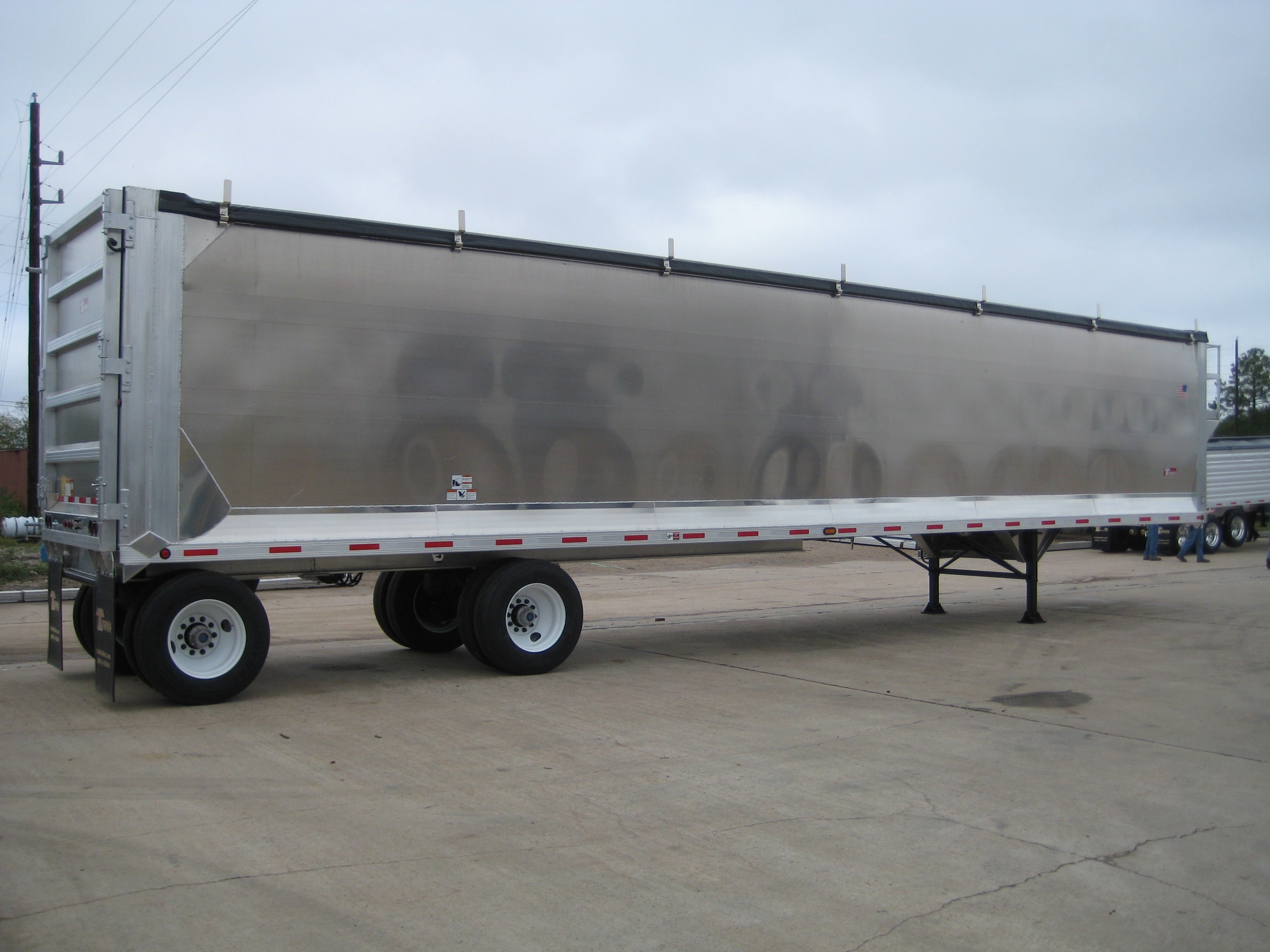 Transfer Trailer Aero-lite® | Travis Trailers | Aluminum Trailers