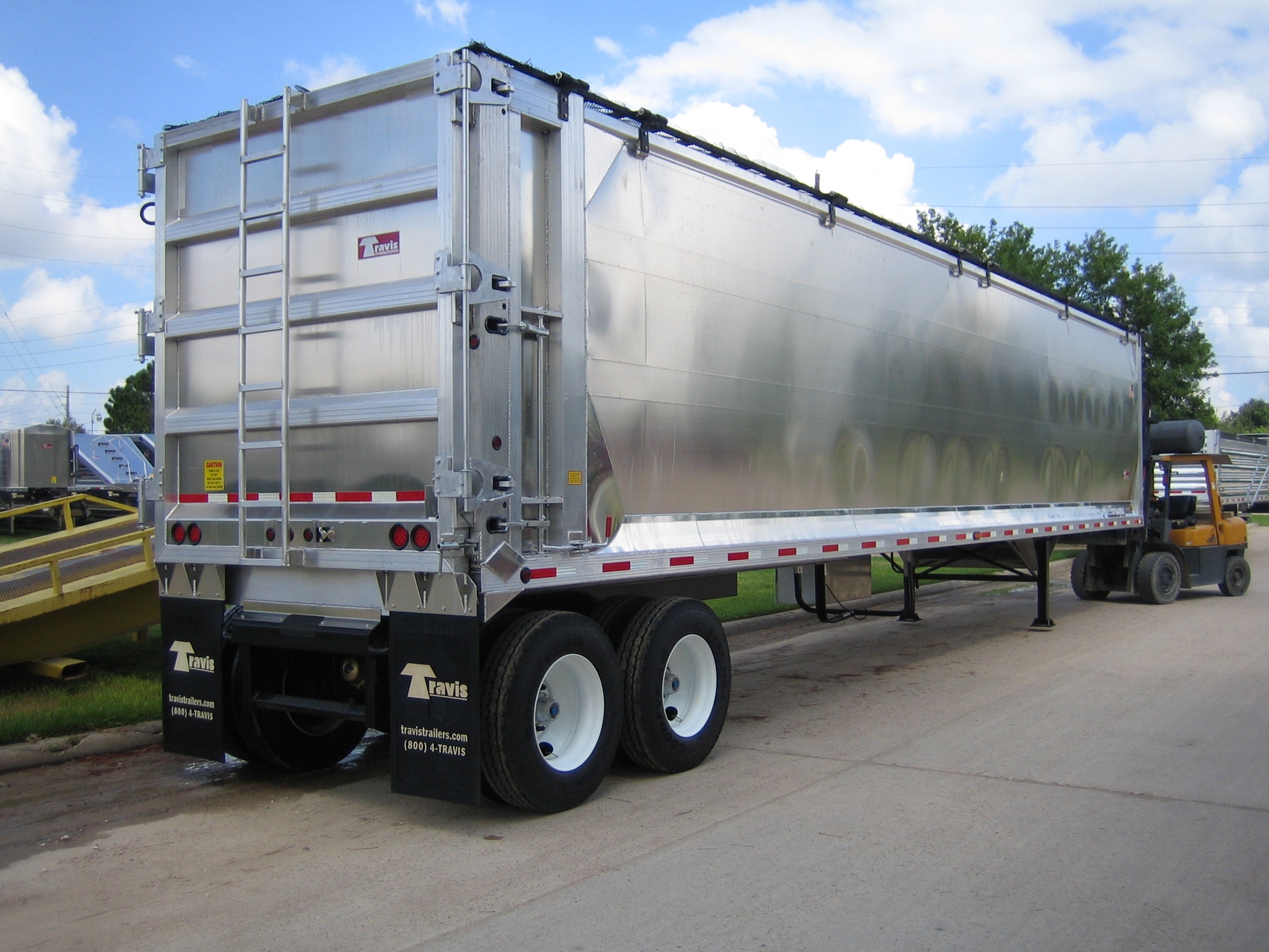 Transfer Trailer Aero-lite® | Travis Trailers | Aluminum Trailers