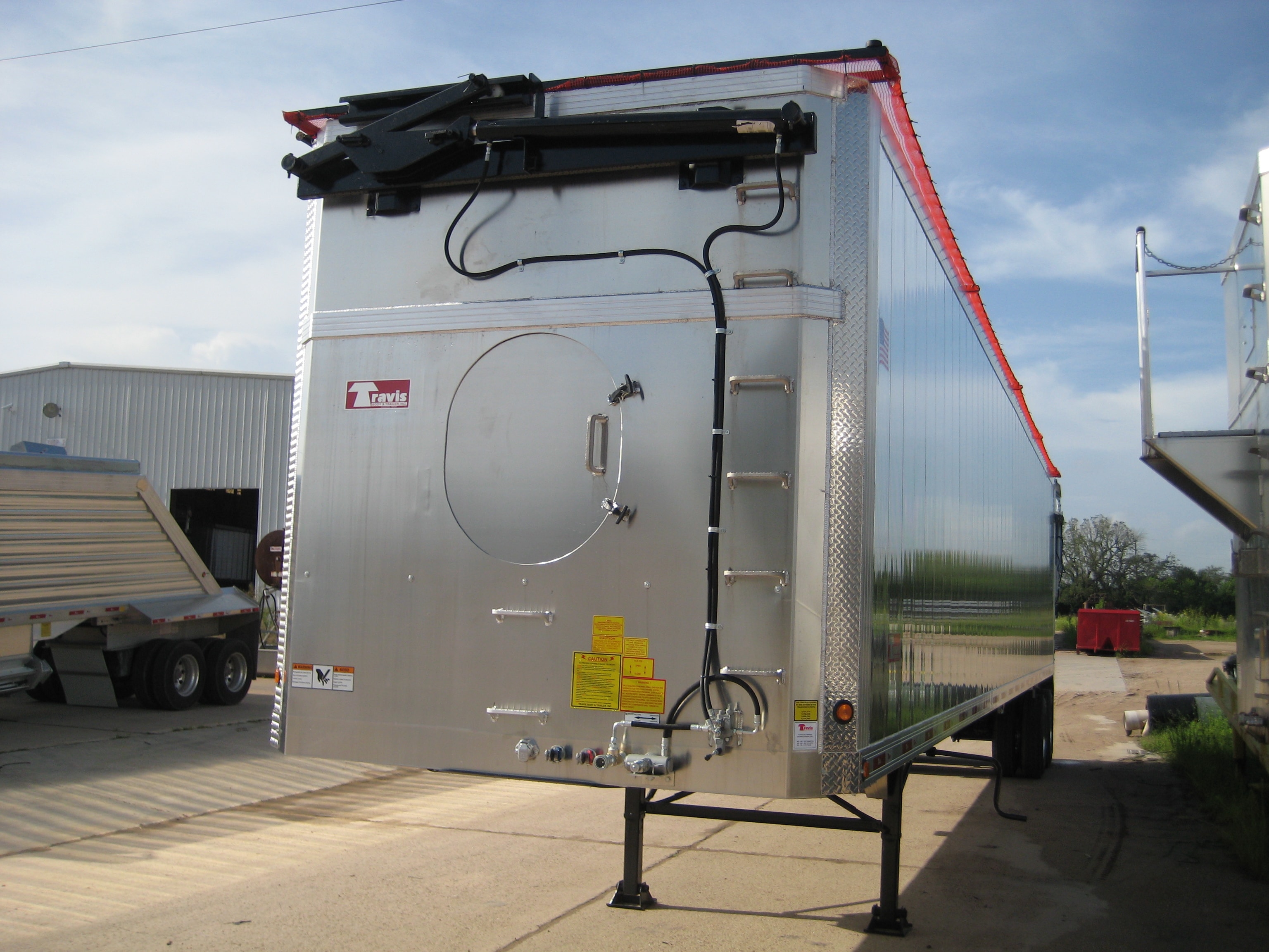 Transfer Trailers Vertex | Travis Trailers | Aluminum Trailers