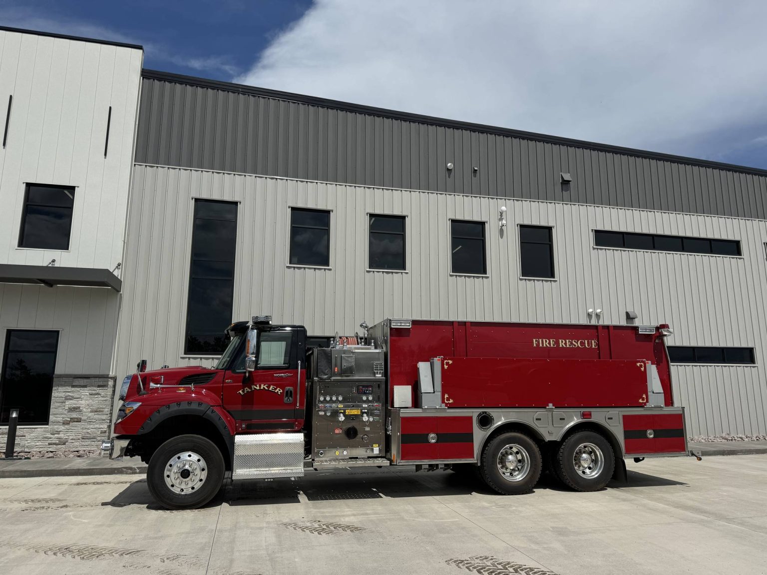Emergency & Commercial Truck Dealers in Minnesota